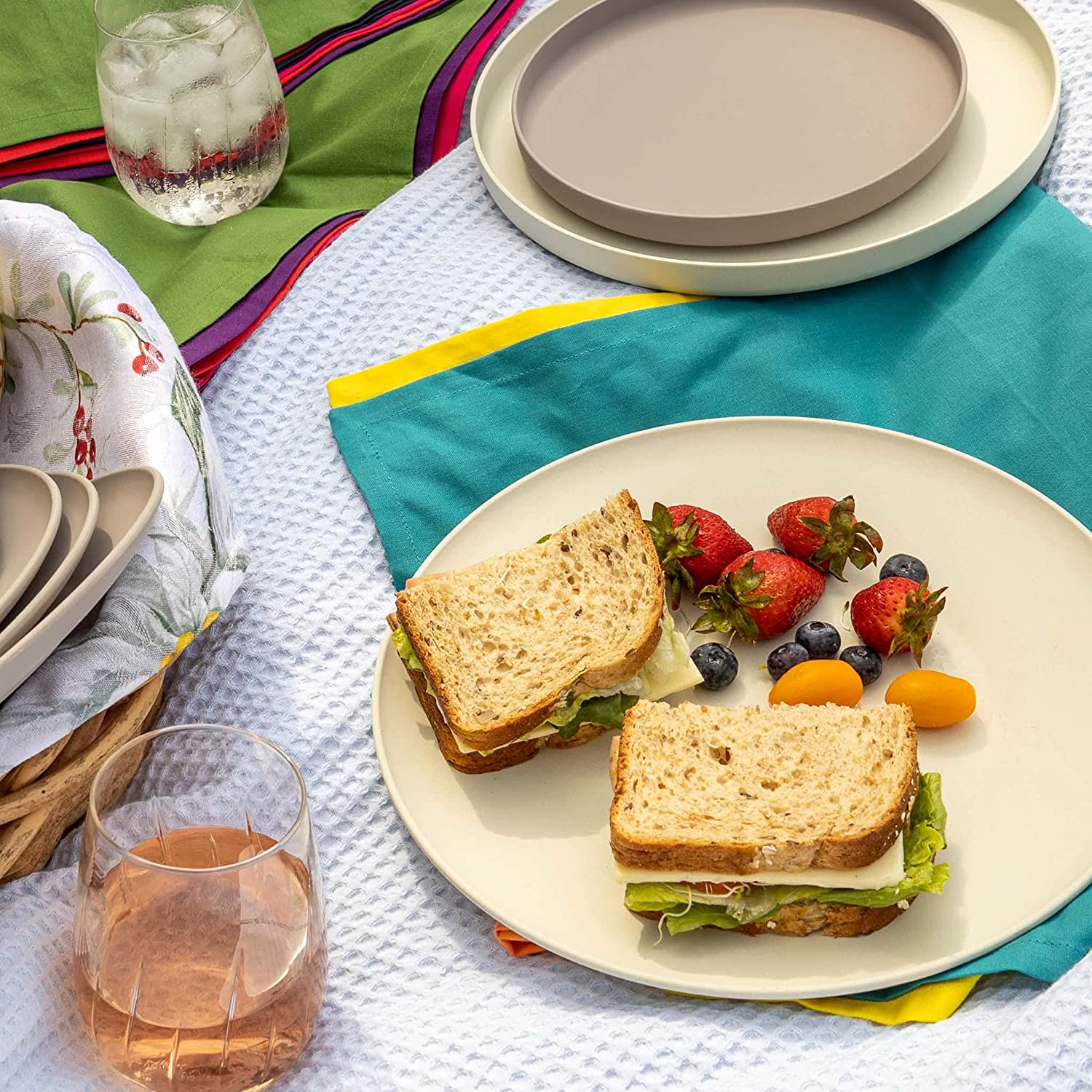 The 6 Best Eco-Friendly Dinnerware Brands - LeafScore