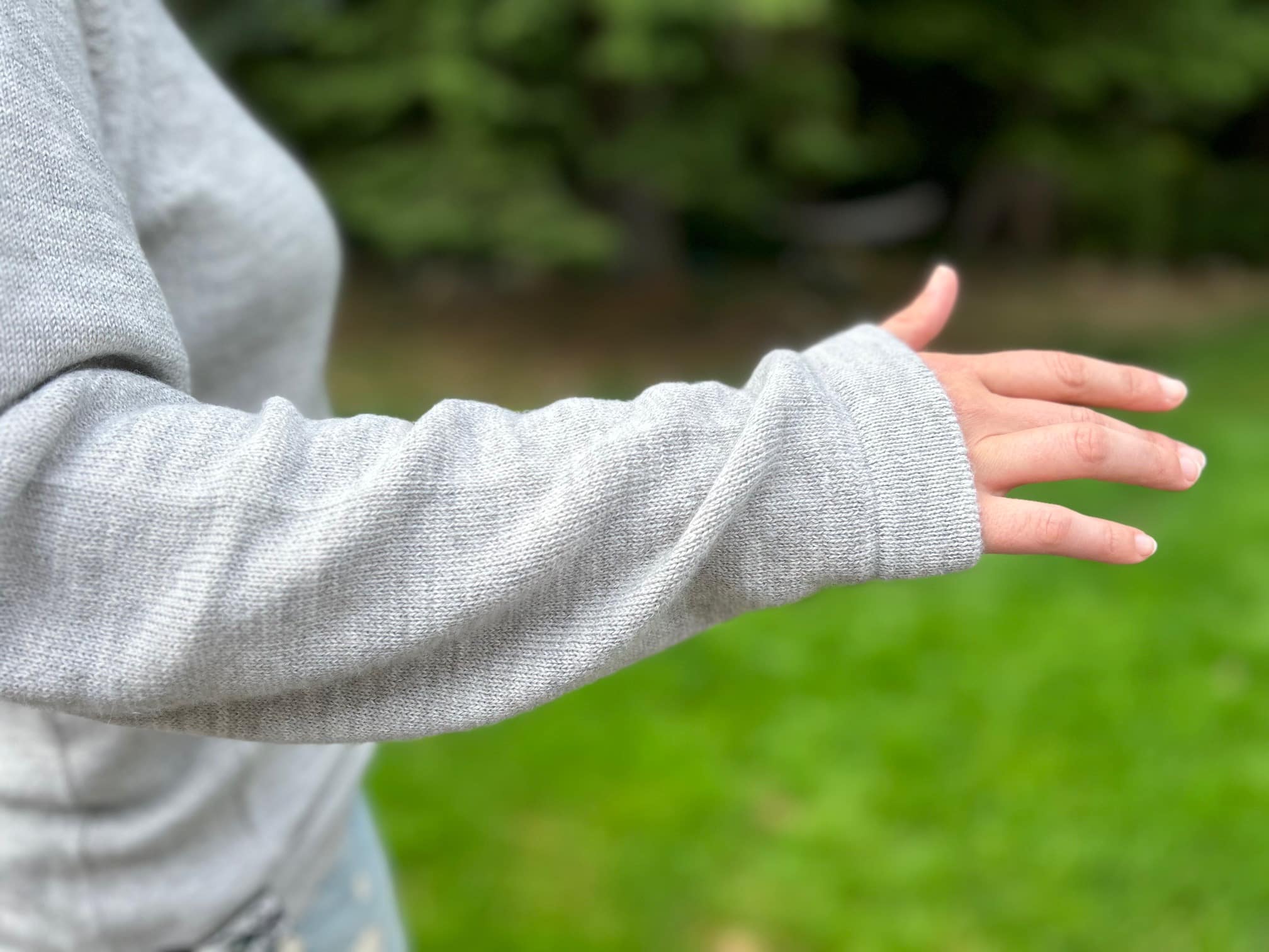 PAKA Apparel Review: We Tested the Sweaters and T-Shirts - LeafScore