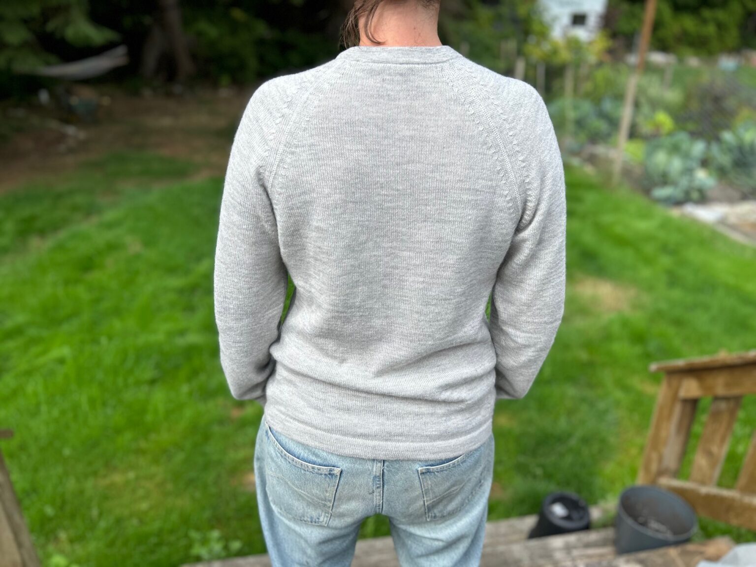 PAKA Apparel Review: We Tested the Sweaters and T-Shirts - LeafScore