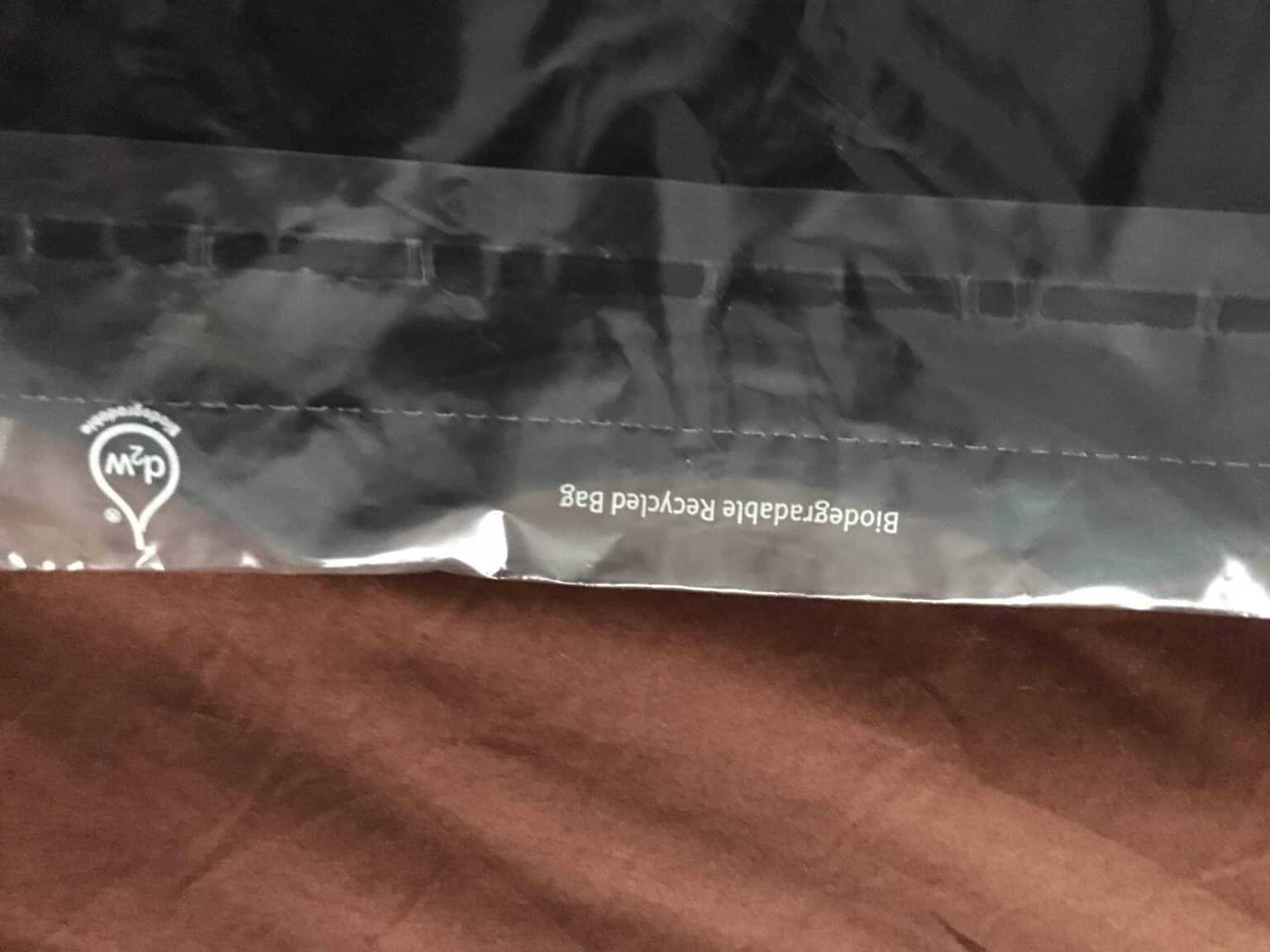 PAKA Apparel Review: We Tested the Sweaters and T-Shirts - LeafScore