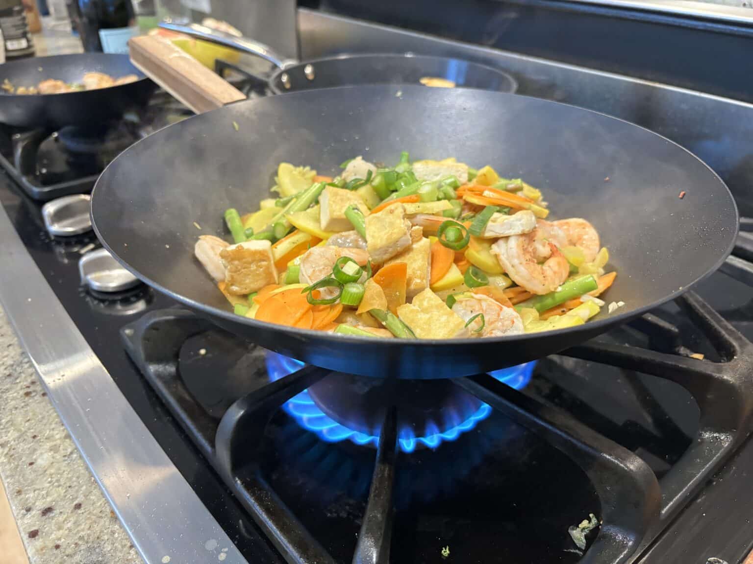 The 7 Best Non-Toxic Woks for Your Green Kitchen - LeafScore