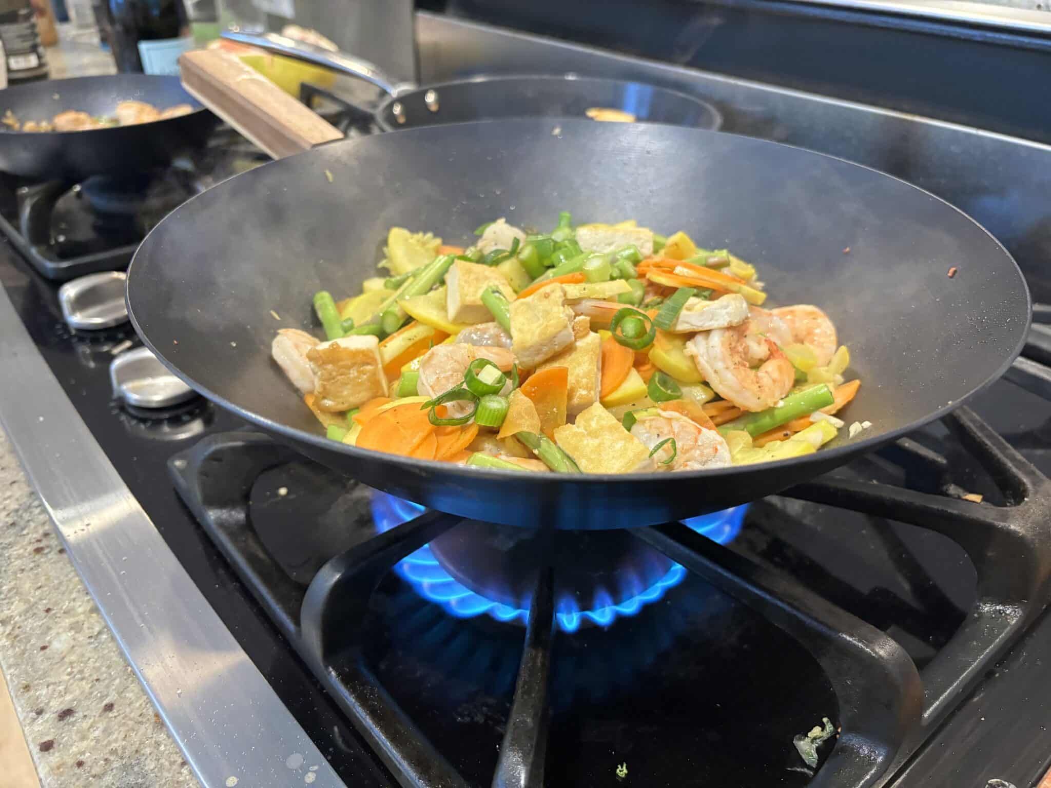 The 7 Best Non-Toxic Woks for Your Green Kitchen - LeafScore